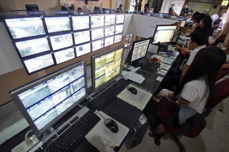 MMDA, tweeting to the people