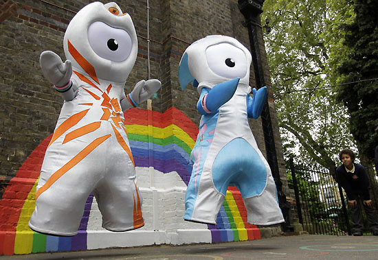 London unveils one-eyed Olympic mascots