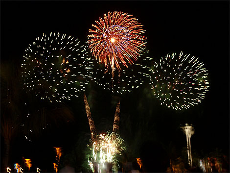 Music and fireworks at the Manila Bay
