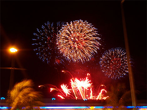 Music and fireworks at the Manila Bay