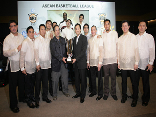 Patriots’ Dixon, Ybañez win ABL individual awards | GMA News Online