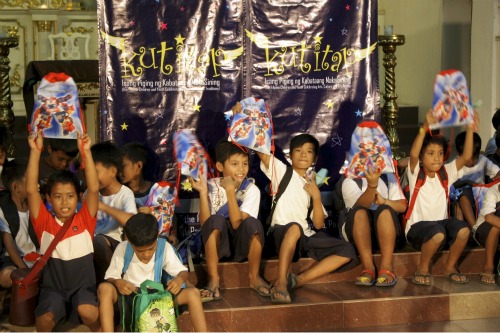 CCP brings Kutitap art therapy for children typhoon victims | GMA News ...