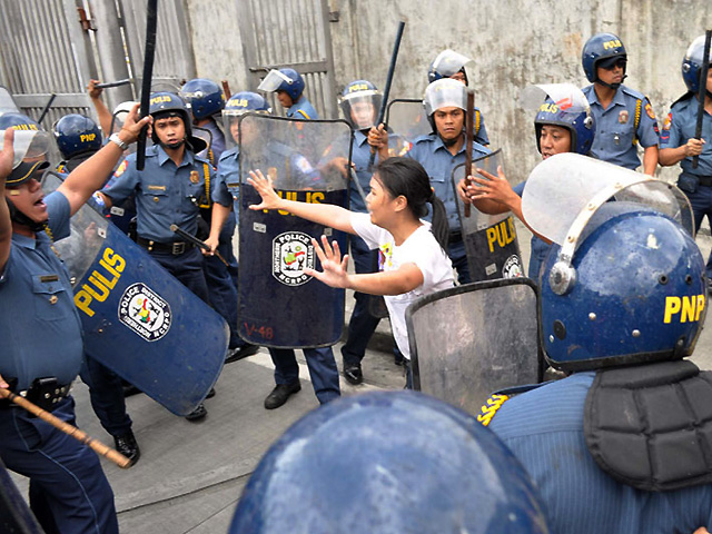Cops secure Mendiola vs possible lightning protests | GMA News Online
