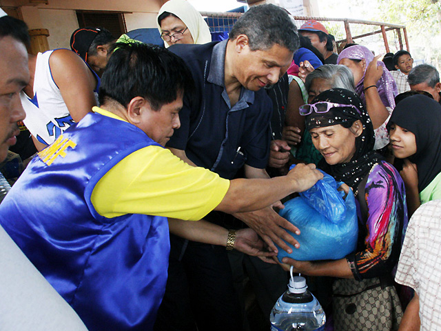 International aid starts pouring in for 'Sendong' victims | GMA News Online