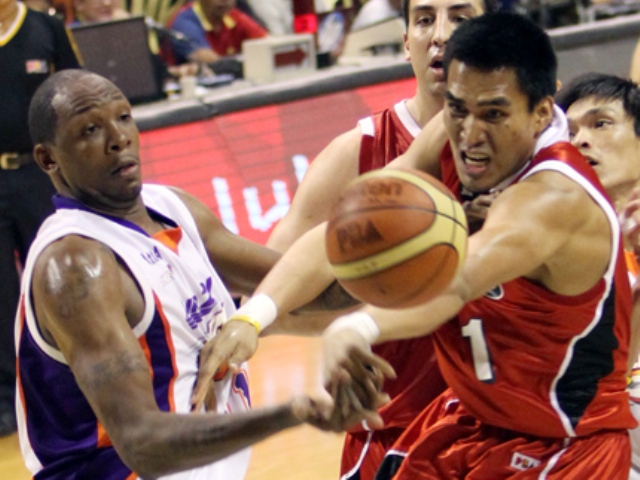 Duncil free throws produce 2nd straight win for Express | GMA News Online