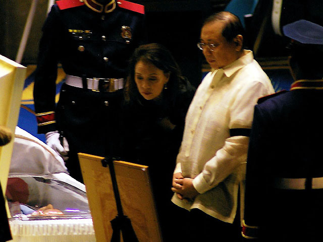 Grace Ibuna stays on the sidelines during Iggy’s necrological service ...