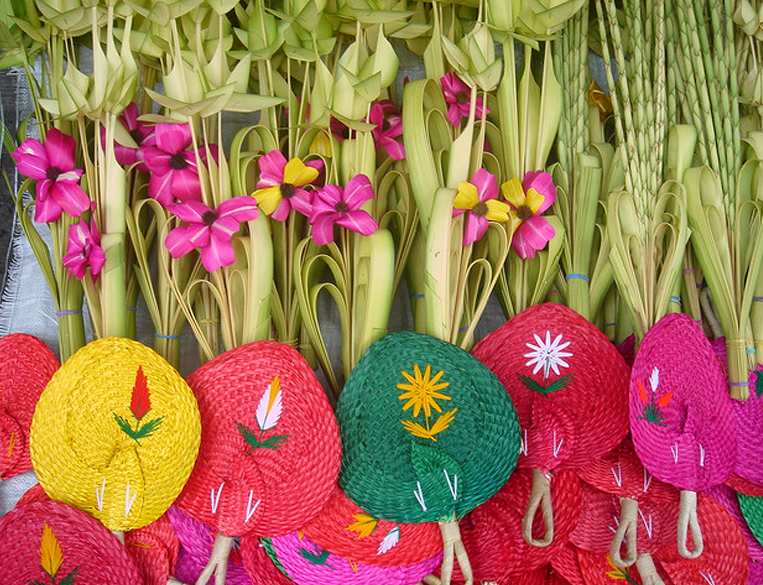 Art of 'palaspas' weaving in New Jersey | GMA News Online