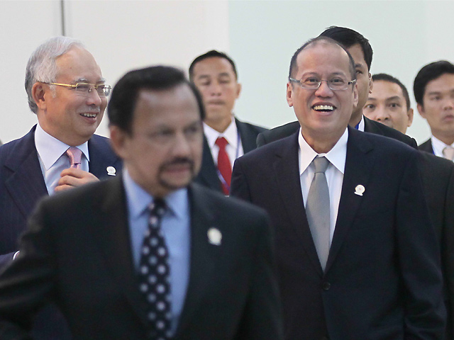 Sultan of Brunei pays courtesy call on Malacañang | GMA News Online