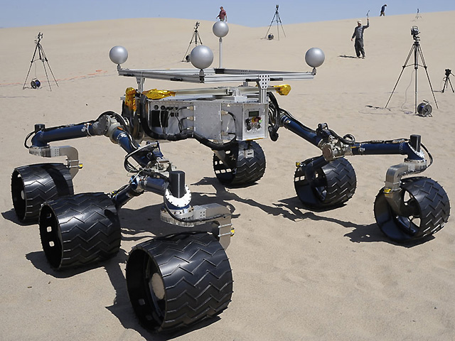 NASA's Mars rover sings itself a happy birthday | GMA News Online