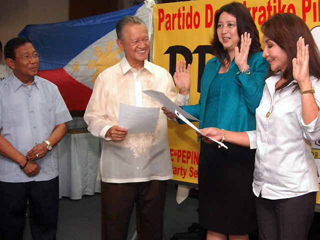 Cebu Gov. Garcia na isasama sa senatorial slate ng UNA, pinakakasuhan ... Cebu Gov. Garcia na isasama sa senatorial slate ng UNA, pinakakasuhan ...