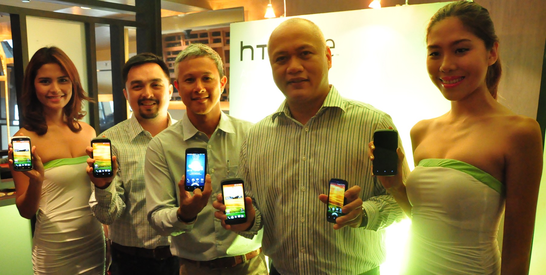Smartphone wars shift from gadgetry to price | GMA News Online