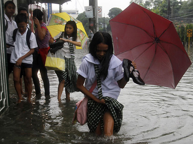 (Update 6) Heavy rain prompts class suspension in parts of NCR, Rizal ...