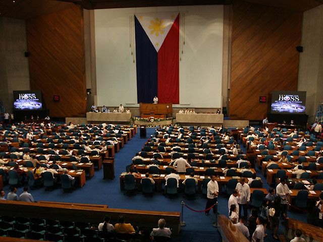 House bill pushes for Cha-cha to change PHL form of govt | GMA News Online