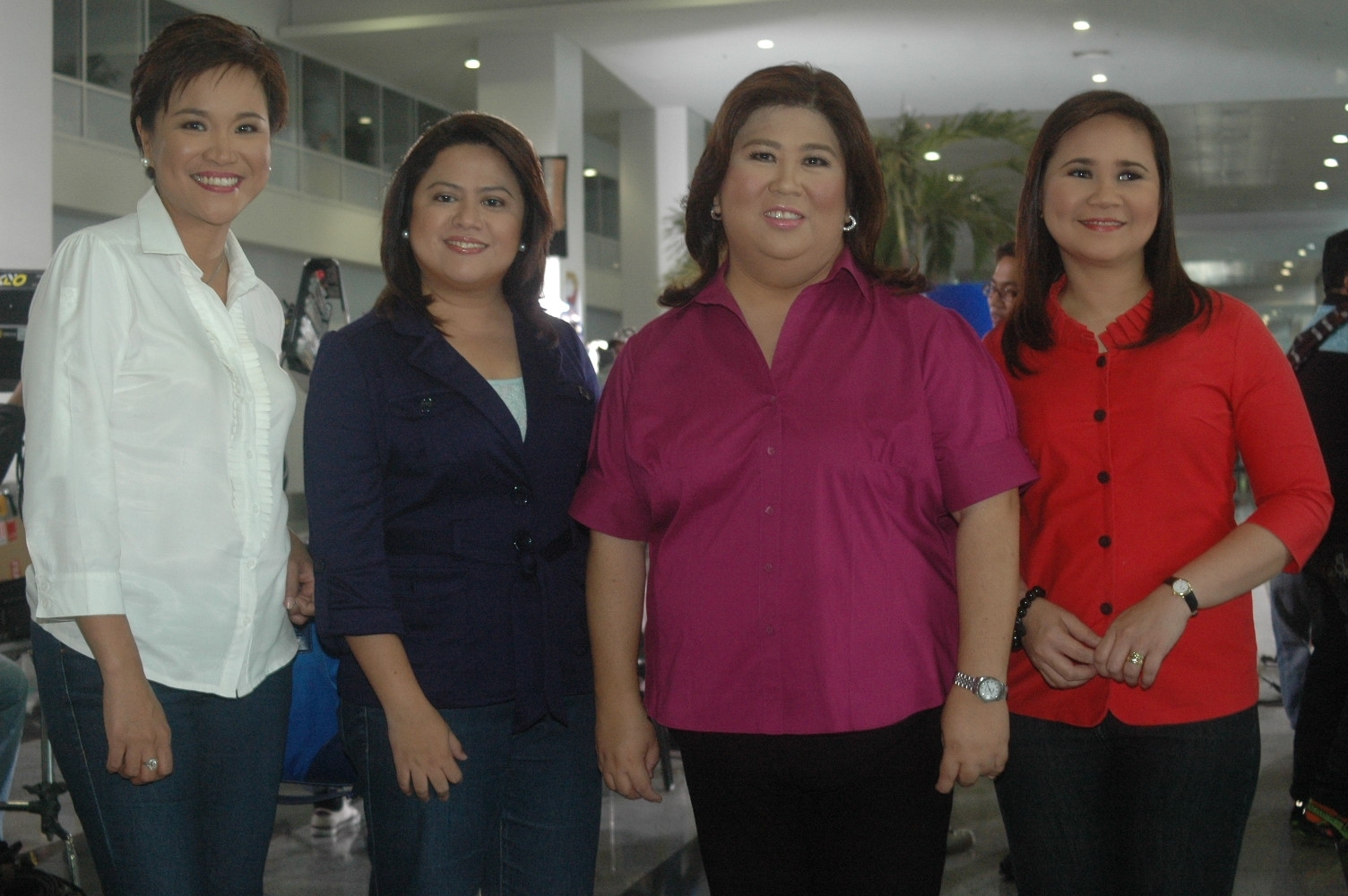 New GMA Network station ID pays tribute to OFWs | GMA News Online