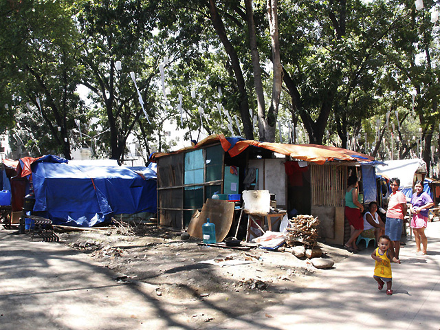 VP Binay orders probe on alleged substandard housing for Sendong ...