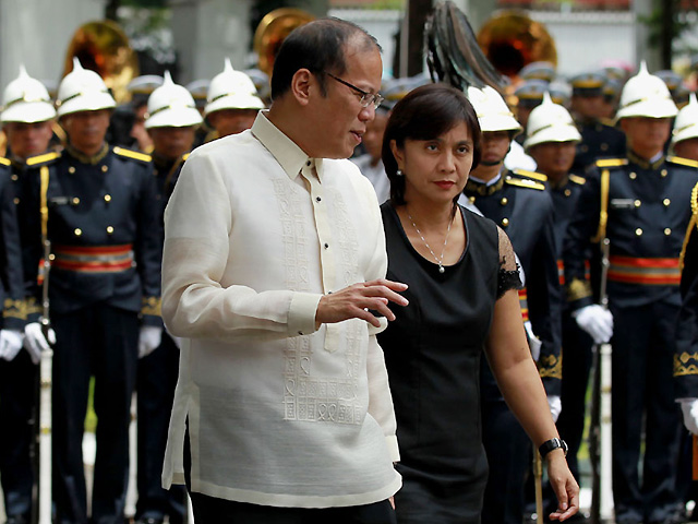 Leni Robredo wishes Mar Roxas all the best as new DILG chief | GMA News ...