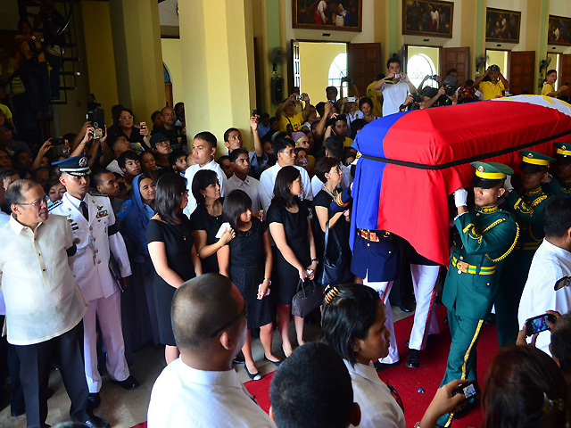 Robredo laid to rest in hometown of Naga City after state funeral | GMA ...