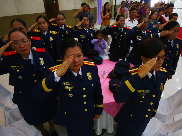 Hindi matangkad na Pinoy, pwede na ring maging pulis, bumbero, jail ...