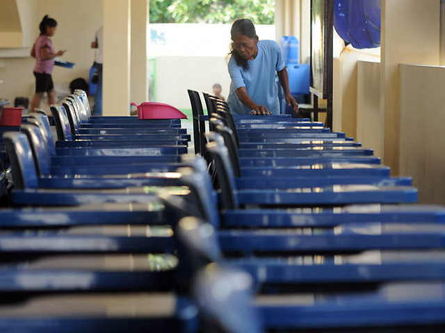 Classrooms under first DepEd PPP ready by April 2014 | GMA News Online