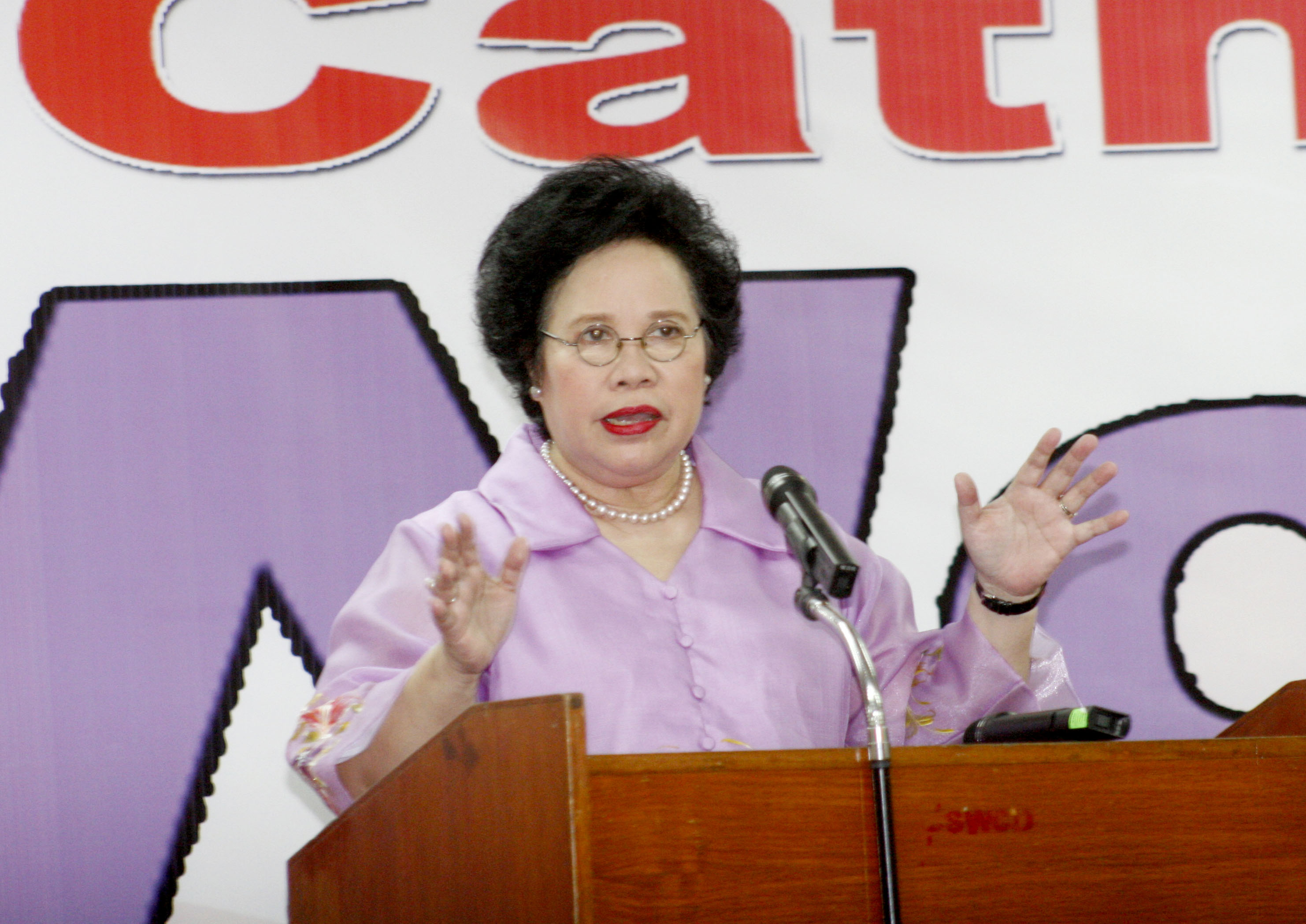 Miriam rolls out new pick-up lines a day after tense hearing | GMA News ...