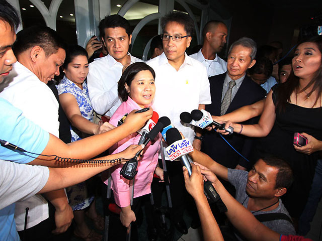 Padaca takes oath as Comelec commissioner | GMA News Online