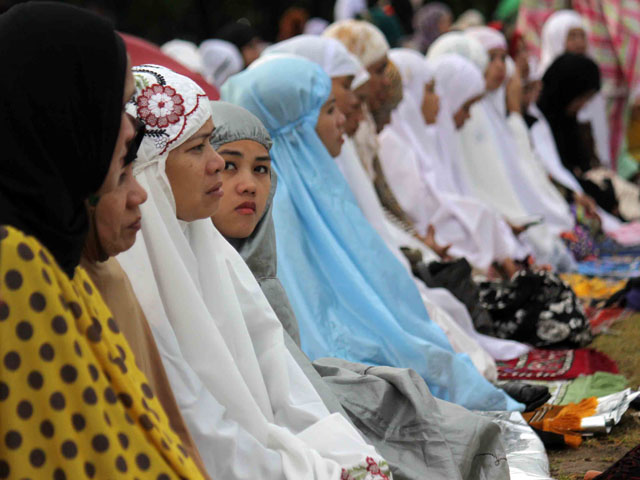 Malaysia says Halal food and services attract moneyed Muslim tourists ...