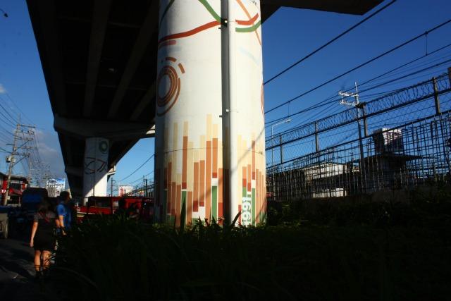 Public art showing pollution statistics dress up EDSA Taft