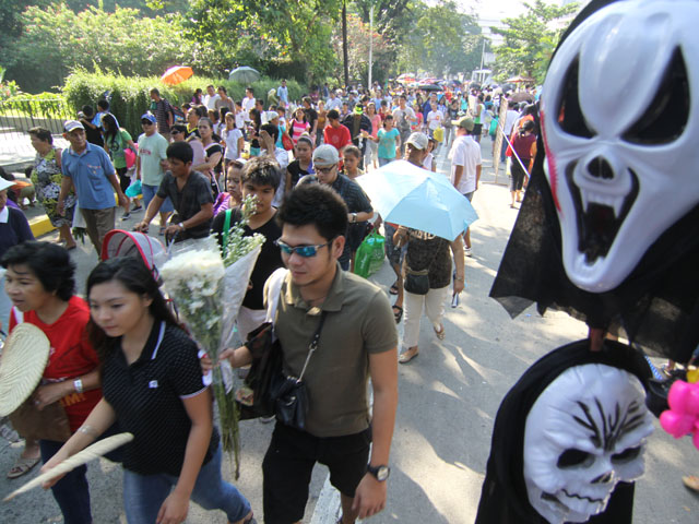 How do we remember thee? Let us show the ways: Scenes from Undas 2012 ...