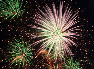 Indians mark their biggest festival with fireworks | GMA News Online