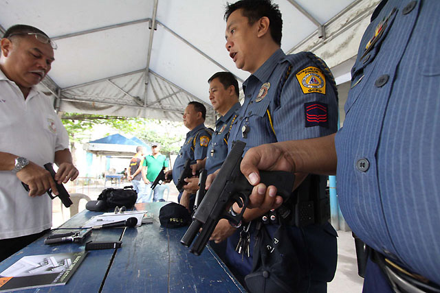 QC police arrest American for taking apartelle cashier hostage | GMA ...