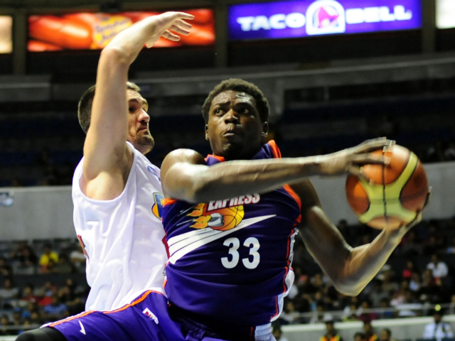 2013 Comm. Cup Quarterfinals: #1 Alaska Aces vs #8 Air21 Express | GMA ...