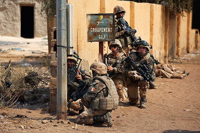Fighting erupts after car bombing in Mali | GMA News Online