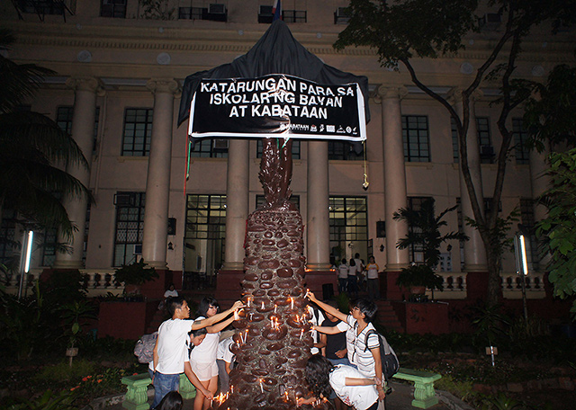 UP Diliman students symbolically give up IDs in sympathy with Kristel ...
