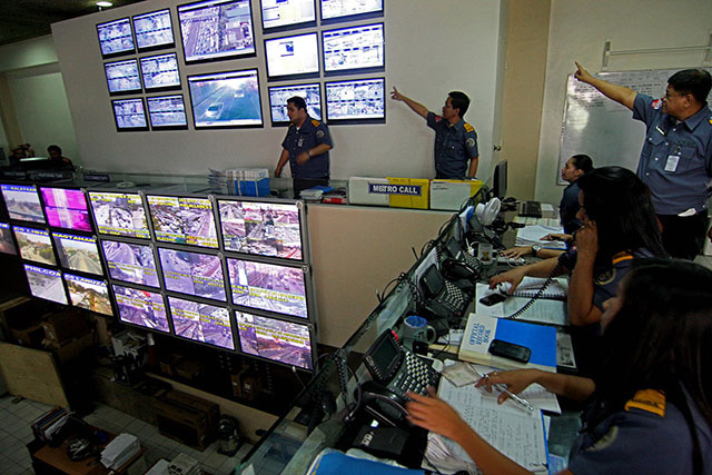 MMDA unveils widescreen 'transparency' monitor | GMA News Online