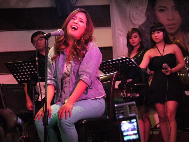 Zendee Rose, magtatanghal sa Singapore kasama ang iba pang Youtube ...