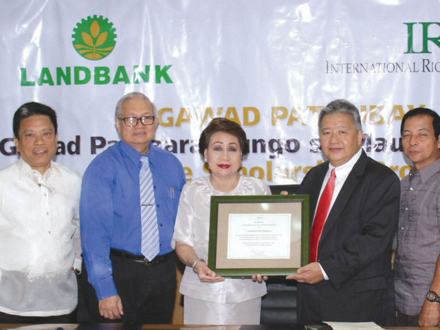 Landbank offers college scholarship grants to agriculture students ...