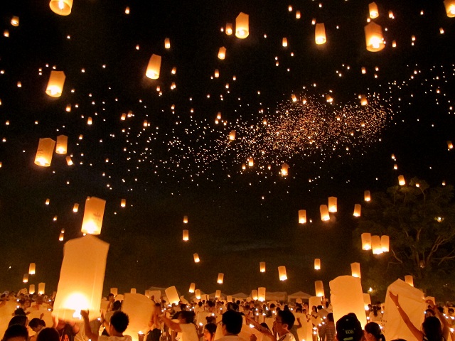 15,000 lanterns, each one a wish for peace, light up Iloilo's night sky ...